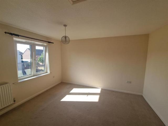 1 bedroom semi detached house to rent