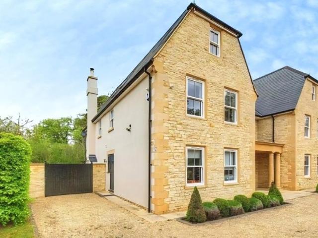 1 bedroom semi detached house to rent