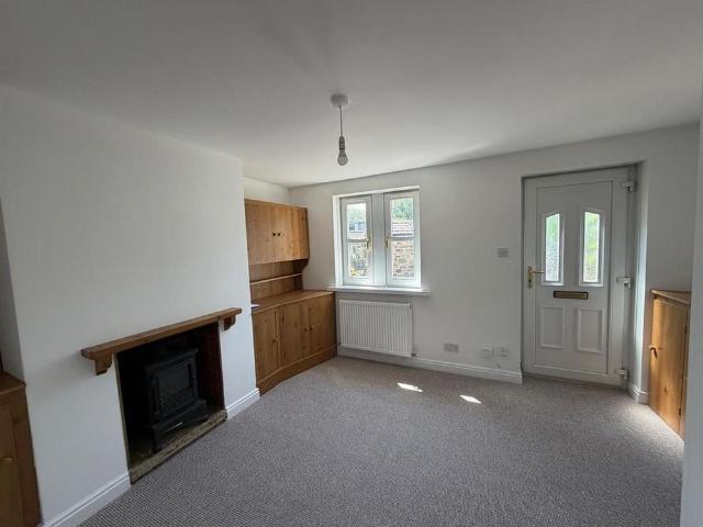 1 bedroom semi detached house to rent