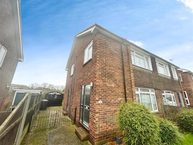 3 bedroom semi detached house to rent