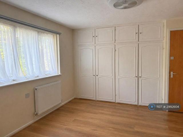 1 bedroom semi detached house to rent