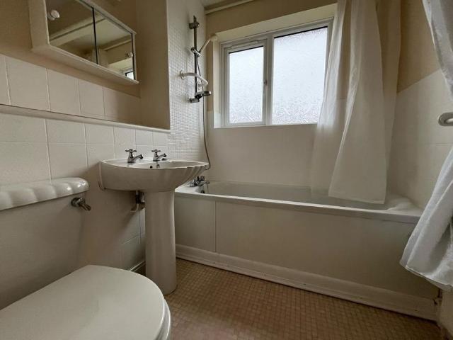 1 bedroom semi detached house to rent