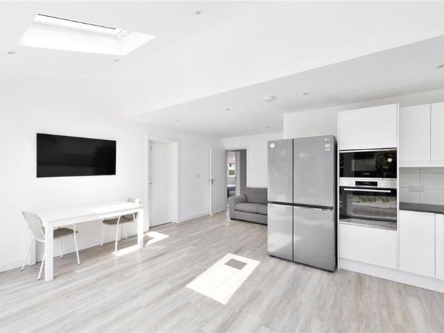 1 bedroom semi detached house to rent