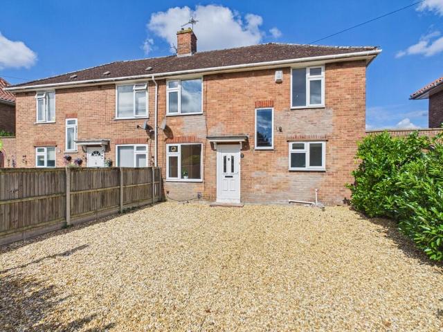1 bedroom semi detached house to rent