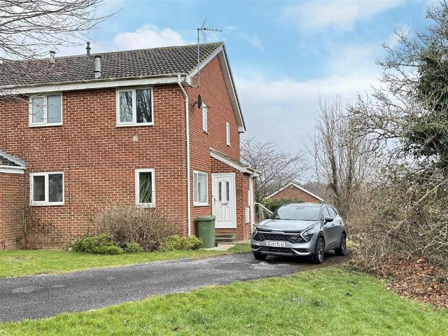 1 bedroom semi detached house to rent
