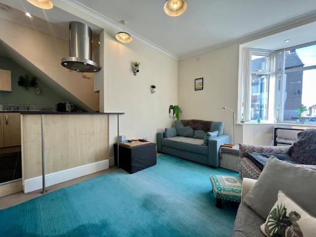 1 bedroom semi detached house to rent