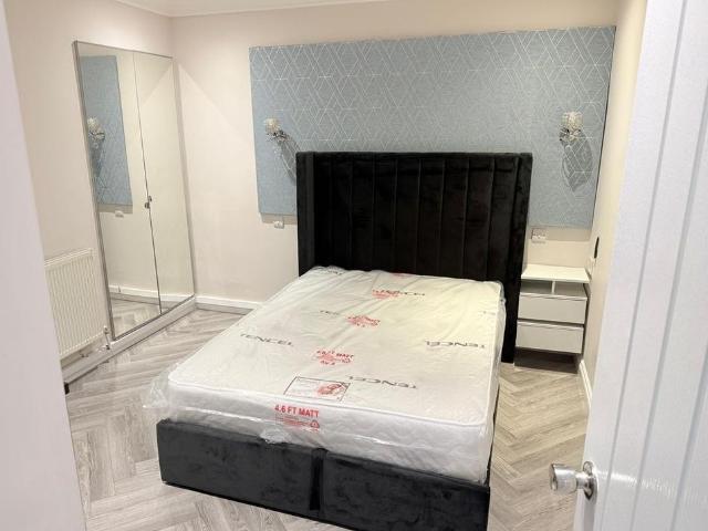 1 bedroom semi detached house to rent
