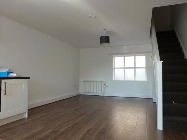 1 bedroom semi detached house to rent