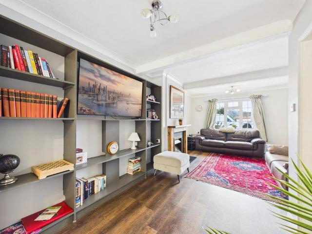 1 bedroom semi detached house to rent