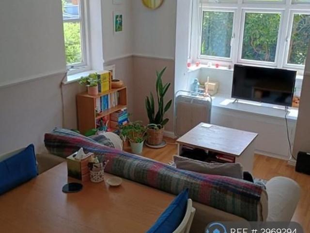 1 bedroom semi detached house to rent