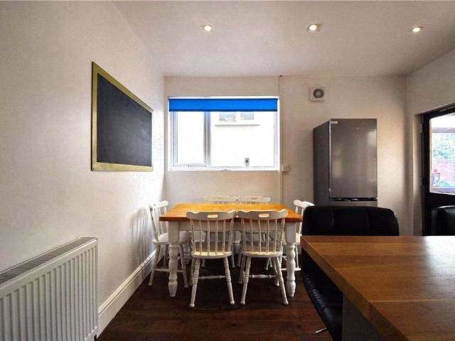 1 bedroom semi detached house to rent