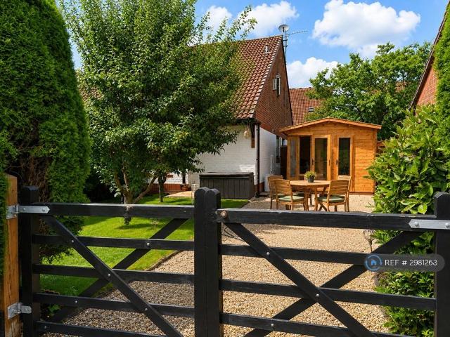 1 bedroom semi detached house to rent