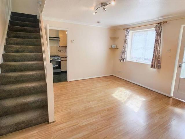 1 bedroom semi detached house to rent