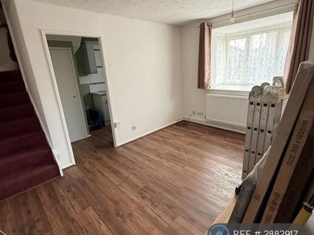 1 bedroom semi detached house to rent