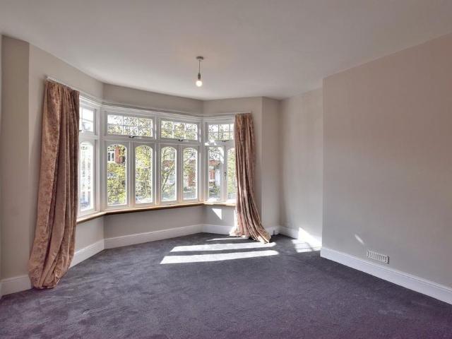 1 bedroom semi detached house to rent