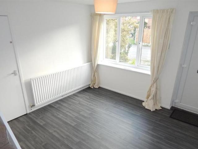 1 bedroom semi detached house to rent