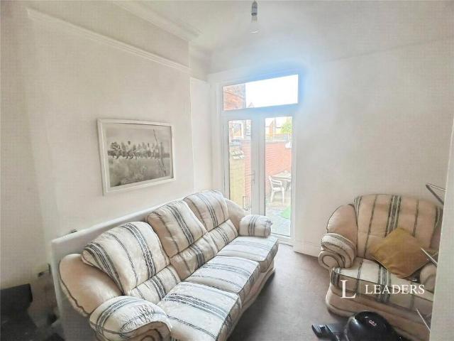 1 bedroom semi detached house to rent
