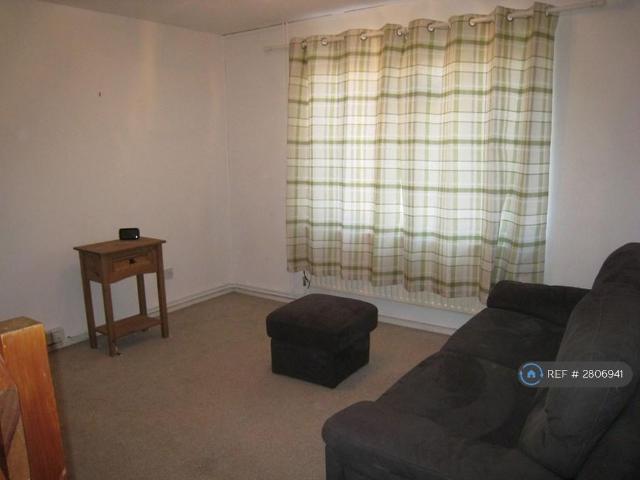 1 bedroom semi detached house to rent