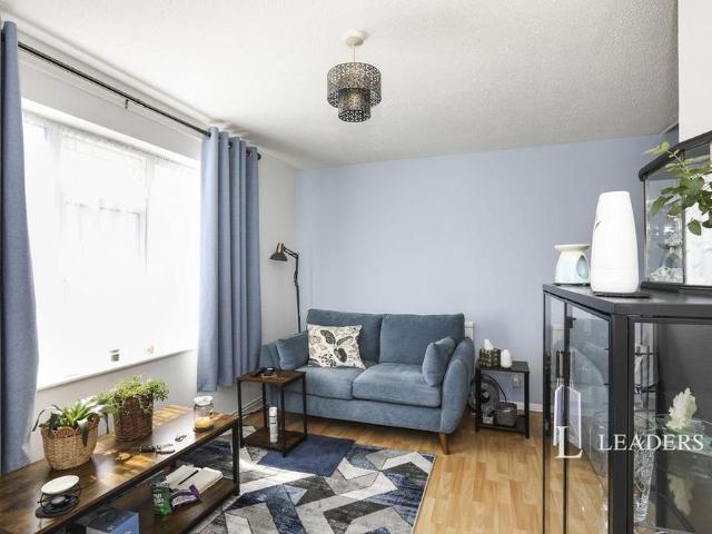 1 bedroom semi detached house to rent