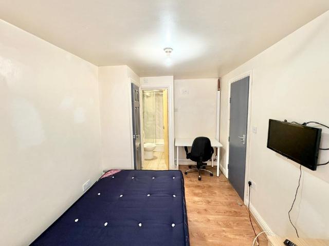 1 bedroom semi detached house to rent