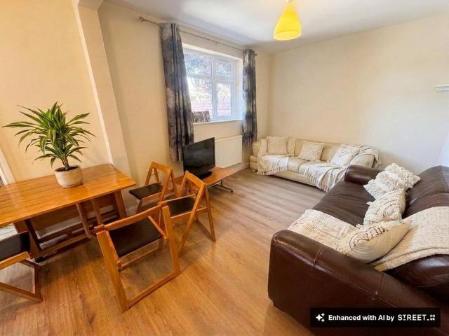1 bedroom semi detached house to rent