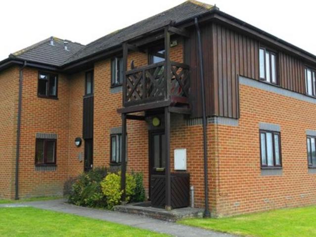 1 bedroom semi detached house to rent