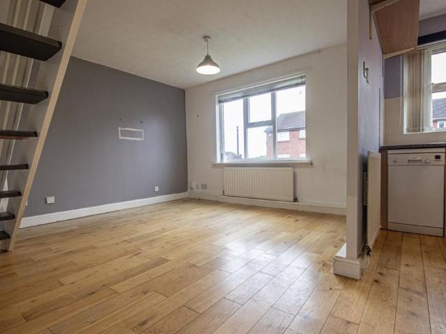 1 bedroom semi detached house to rent