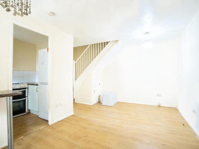 1 bedroom semi detached house to rent