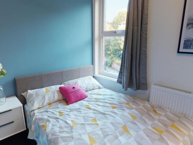1 bedroom semi detached house to rent