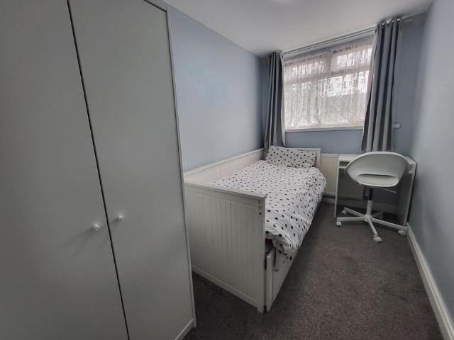 1 bedroom semi detached house to rent