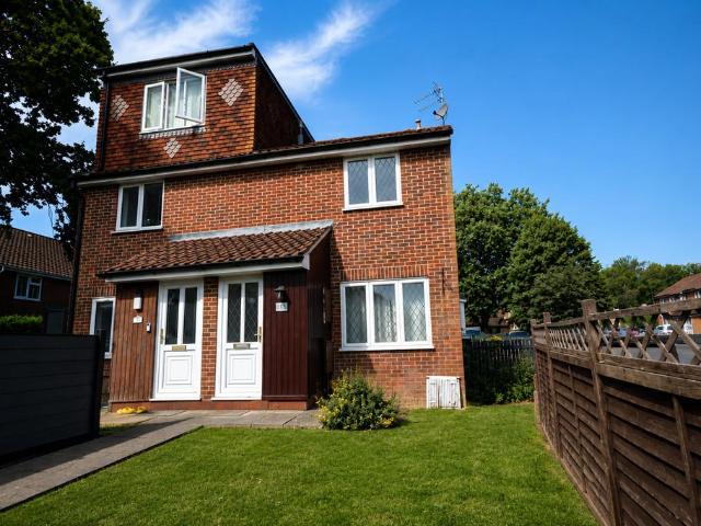 1 bedroom semi detached house to rent