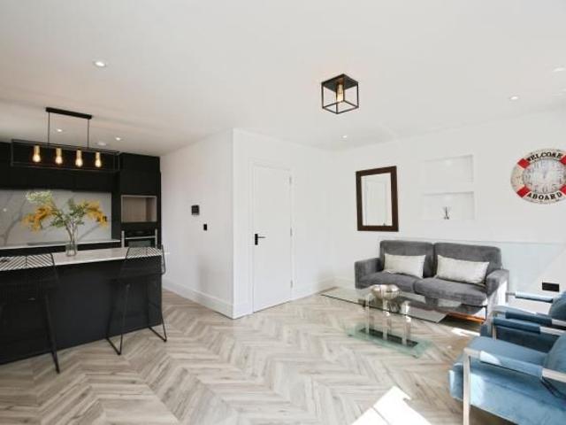 1 bedroom semi detached house to rent