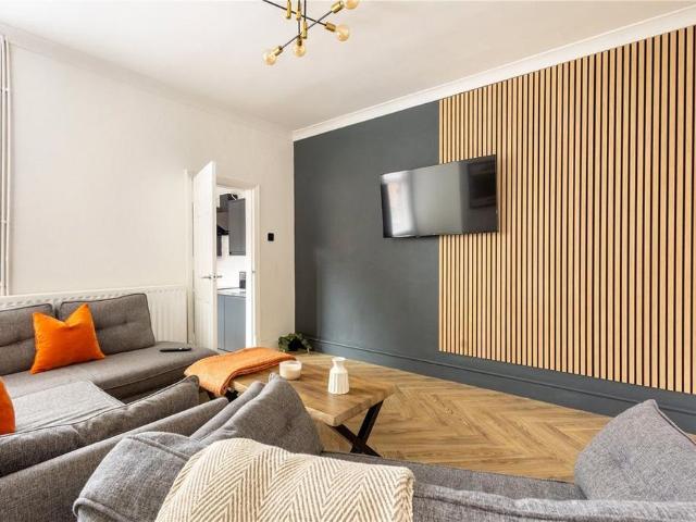 1 bedroom semi detached house to rent