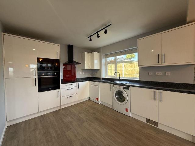 1 bedroom semi detached house to rent