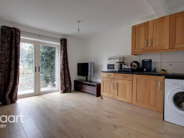 1 bedroom semi detached house to rent