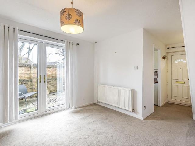 1 bedroom semi detached house to rent