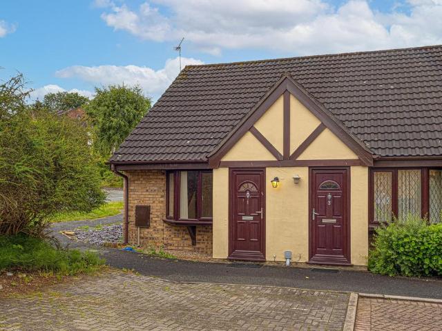 1 bedroom semi detached house to rent