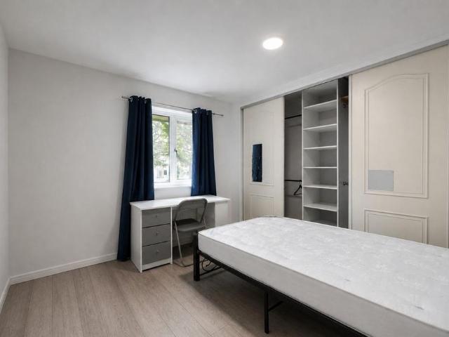 1 bedroom semi detached house to rent