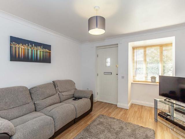 1 bedroom semi detached house to rent