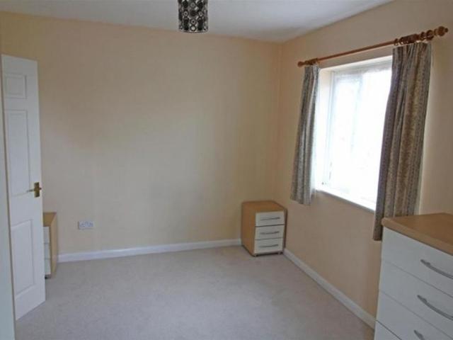 1 bedroom semi detached house to rent