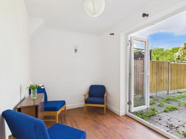 1 bedroom semi detached house to rent
