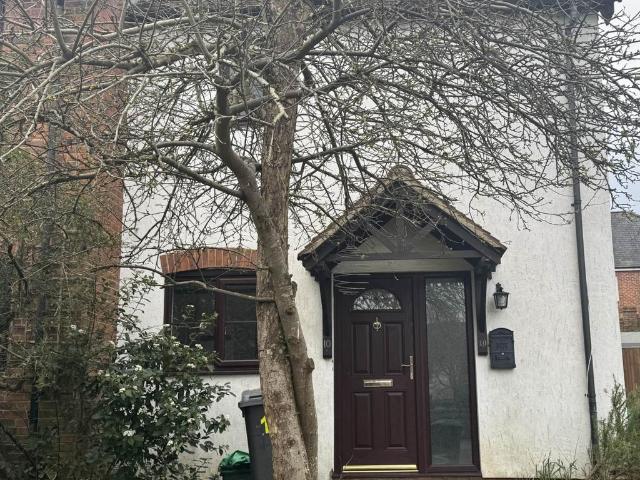 1 bedroom semi detached house to rent