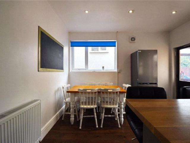 1 bedroom semi detached house to rent