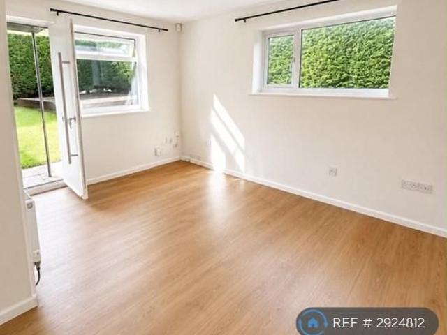 1 bedroom semi detached house to rent