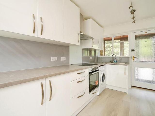 1 bedroom semi detached house to rent