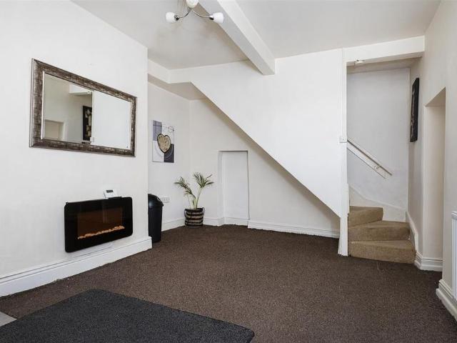 1 bedroom semi detached house to rent