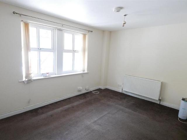 1 bedroom semi detached house to rent