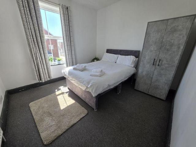 1 bedroom semi detached house to rent