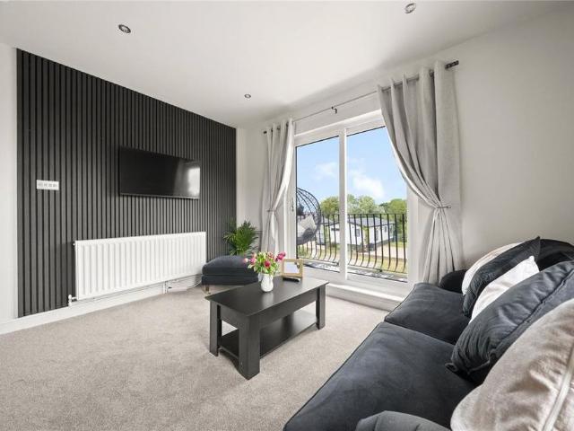 1 bedroom semi detached house to rent