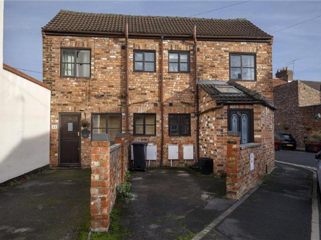 1 bedroom semi detached house to rent